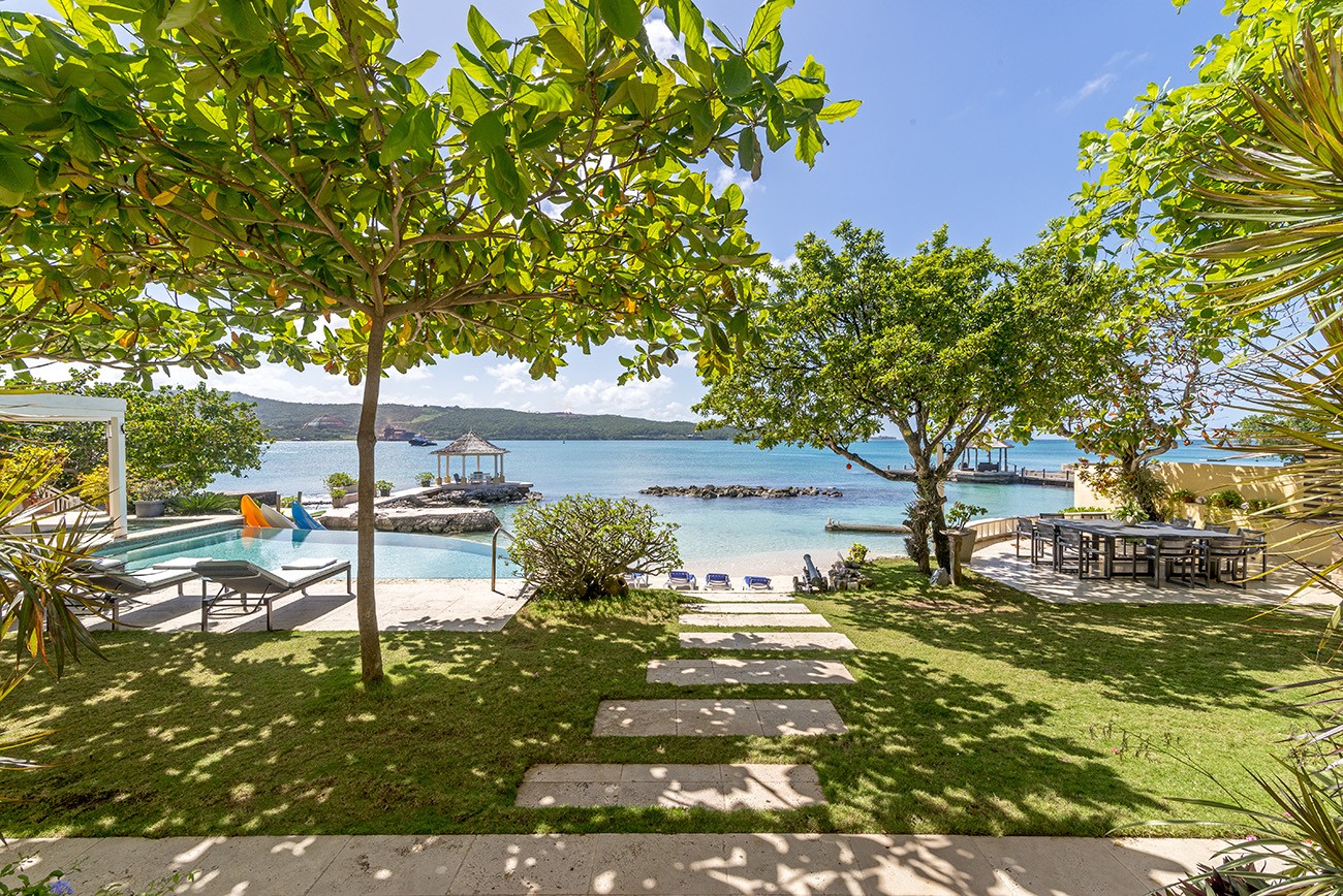 Sugar Bay on the Beach | 5 Bedroom Villa in Discovery Bay
