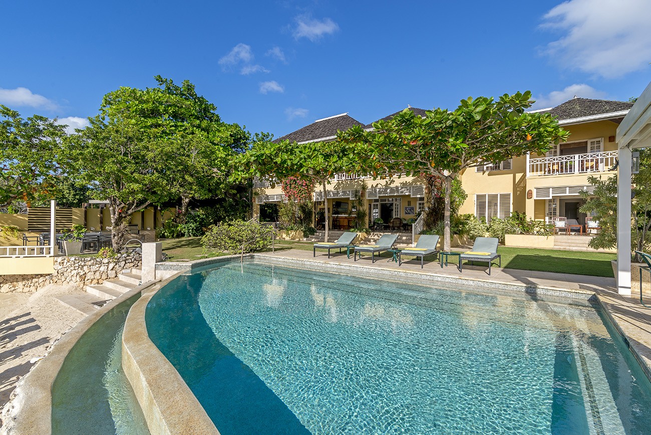 Sugar Bay on the Beach | 5 Bedroom Villa in Discovery Bay