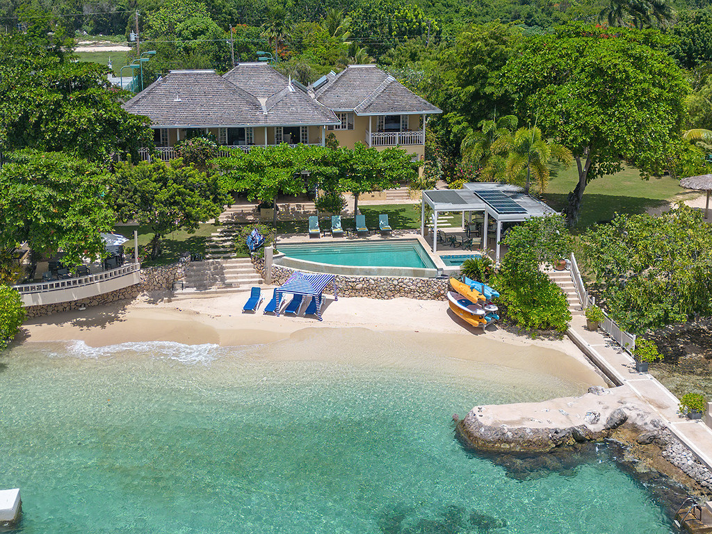 Sugar Bay on the Beach | 5 Bedroom Villa in Discovery Bay