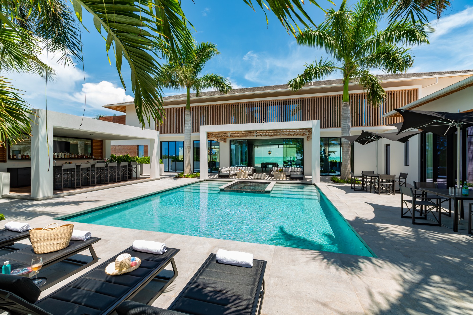 Legasea Villa | 6 Bedroom Villa in Providenciales